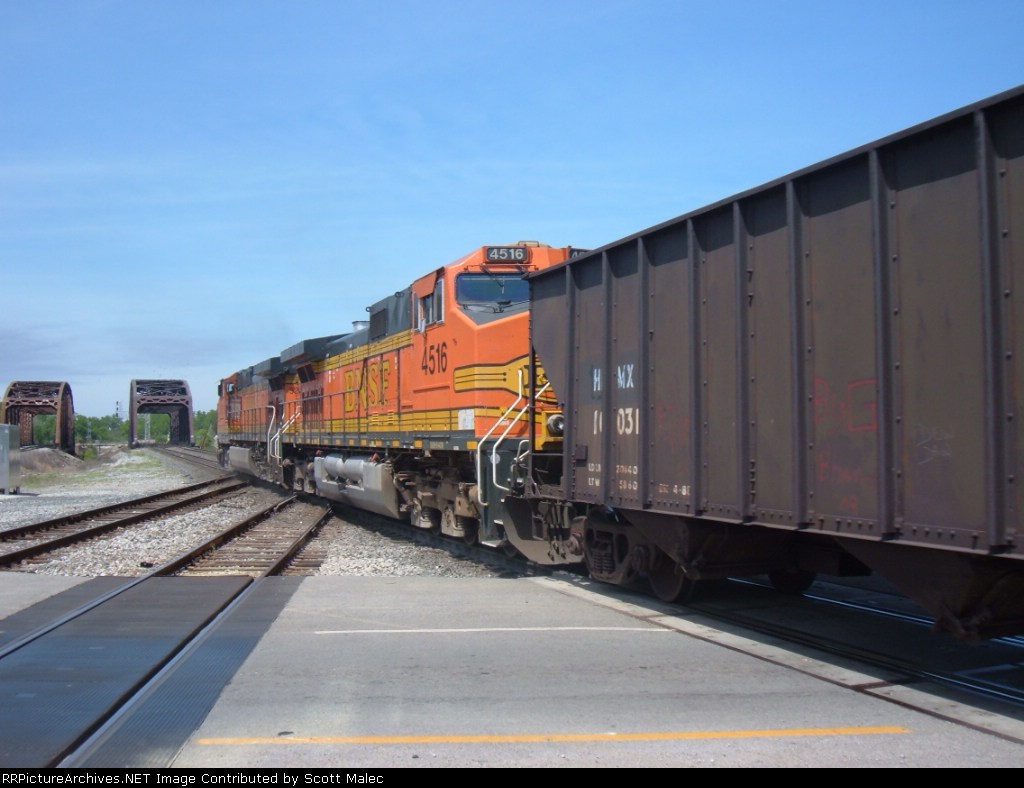 BNSF 5231 & 4516
